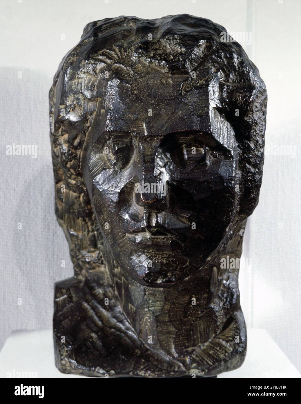 GONZALEZ, JULIO. ESCULTOR ESPAÑOL. BARCELONA 1876-1942. " JOVEN ...