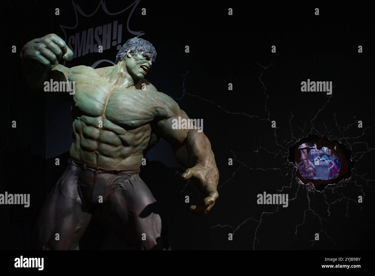 The Incredible Hulk, statue in the exhibition “Superheroes” at the NRW ...