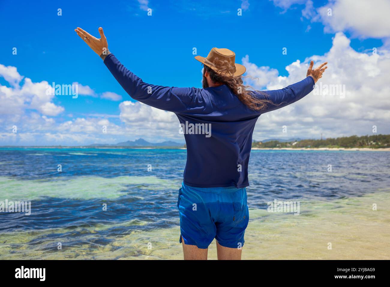 Extending the arms hi-res stock photography and images - Alamy