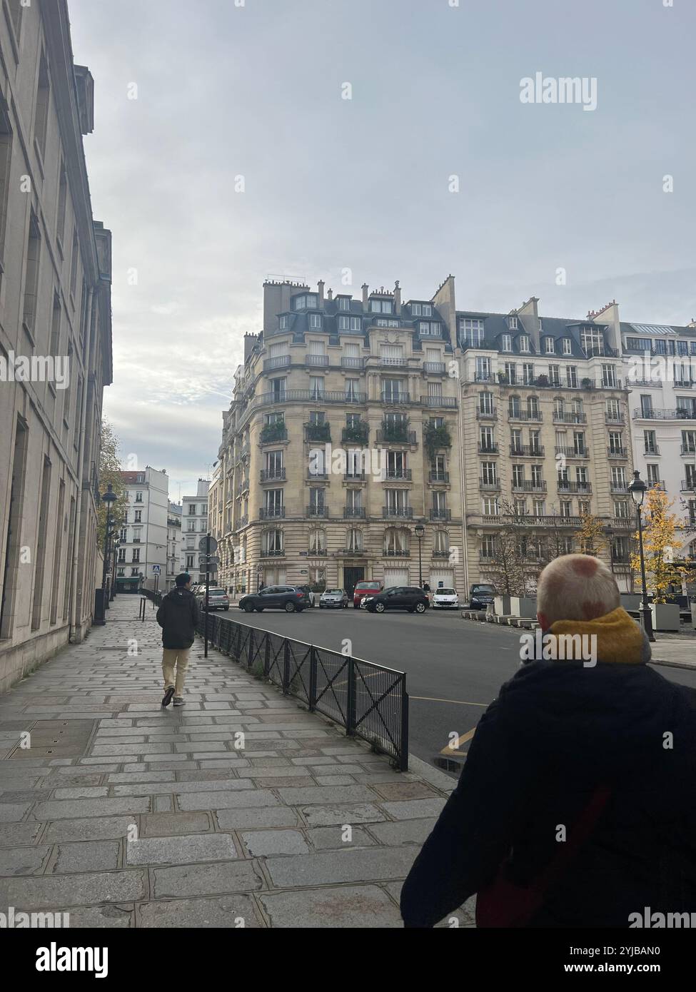 Parisian_street hi-res stock photography and images - Alamy