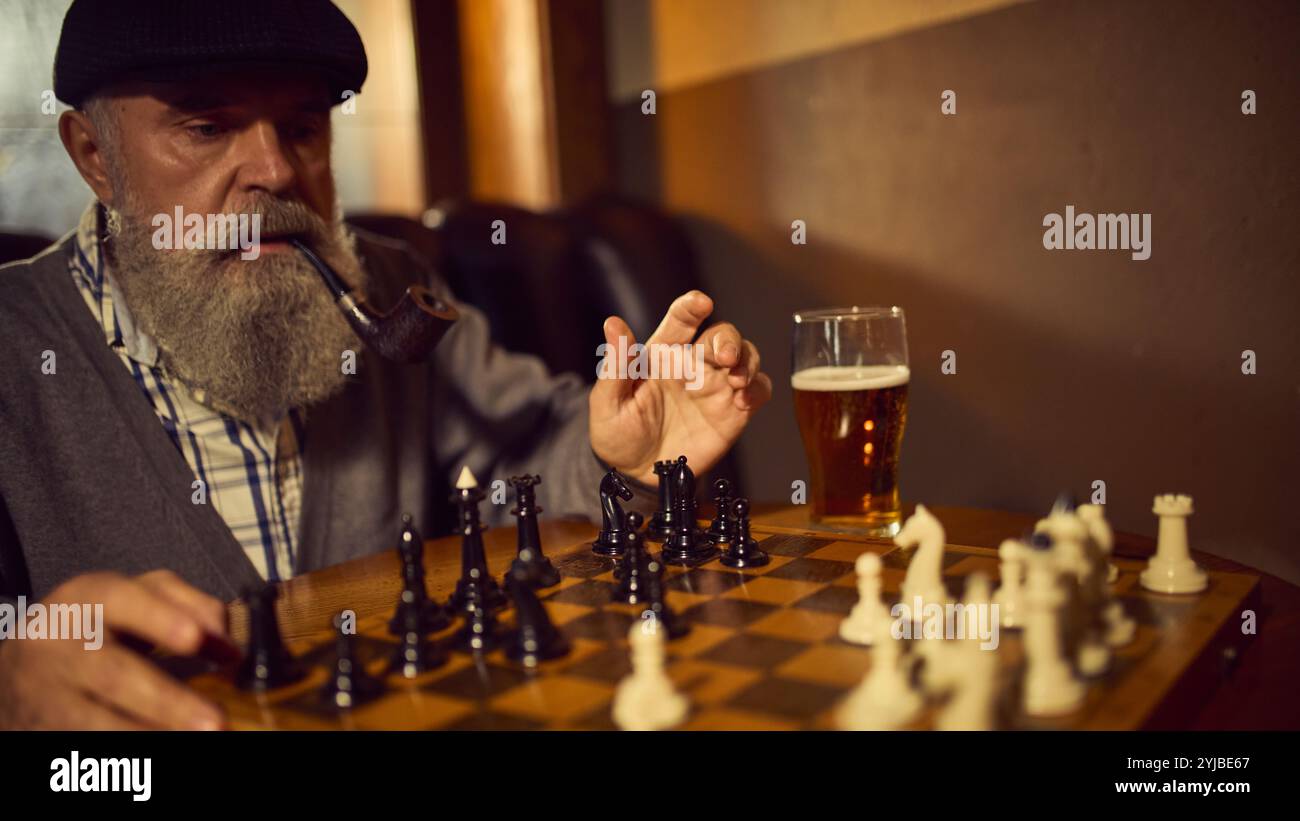 Vintage man smoking drinking hi-res stock photography and images - Alamy