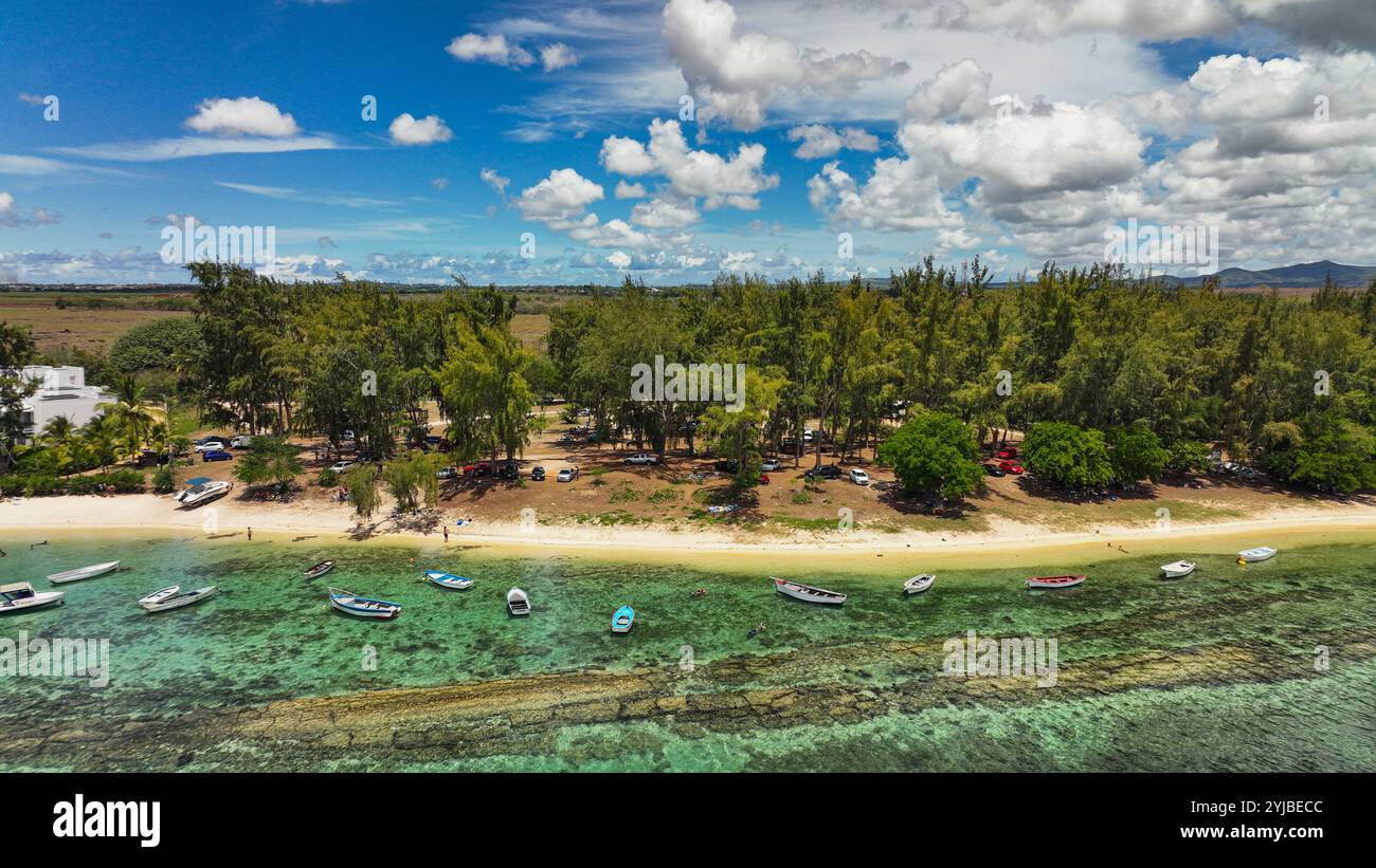 Multiple boats hi-res stock photography and images - Alamy