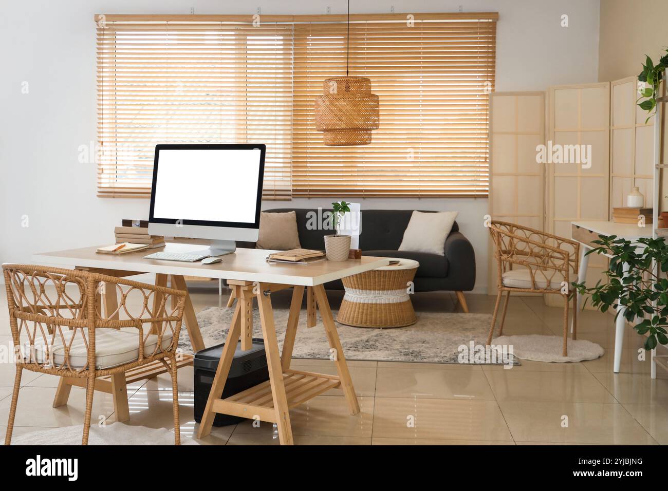 Empty space programmer hi-res stock photography and images - Alamy