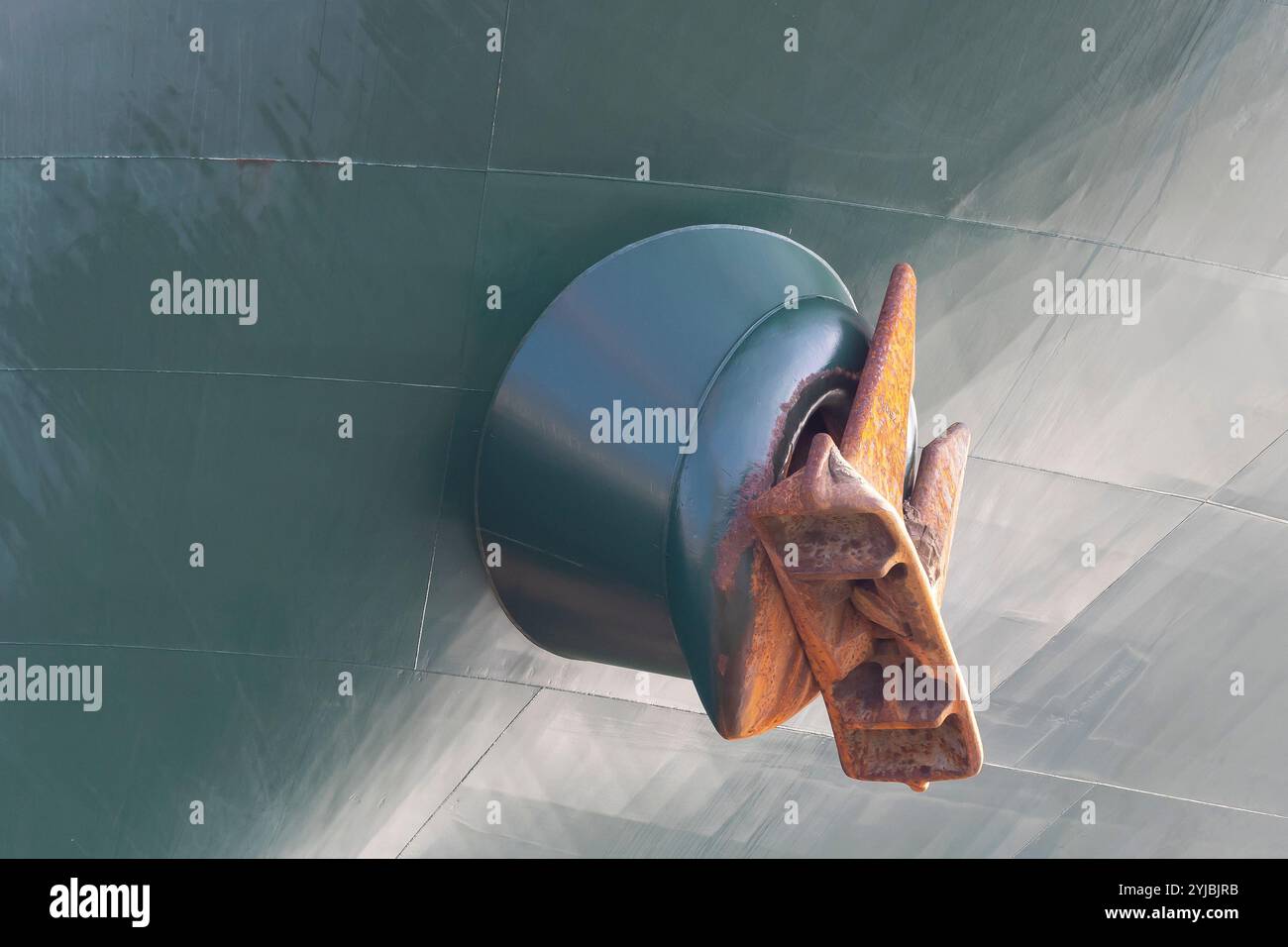 Anker an einem Containerschiff Stock Photo - Alamy