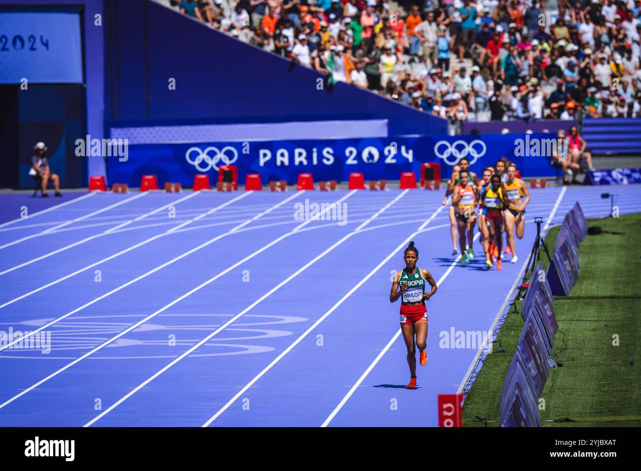 Birke Haylom participating in the 1500 meters at the Paris 2024 Olympic ...