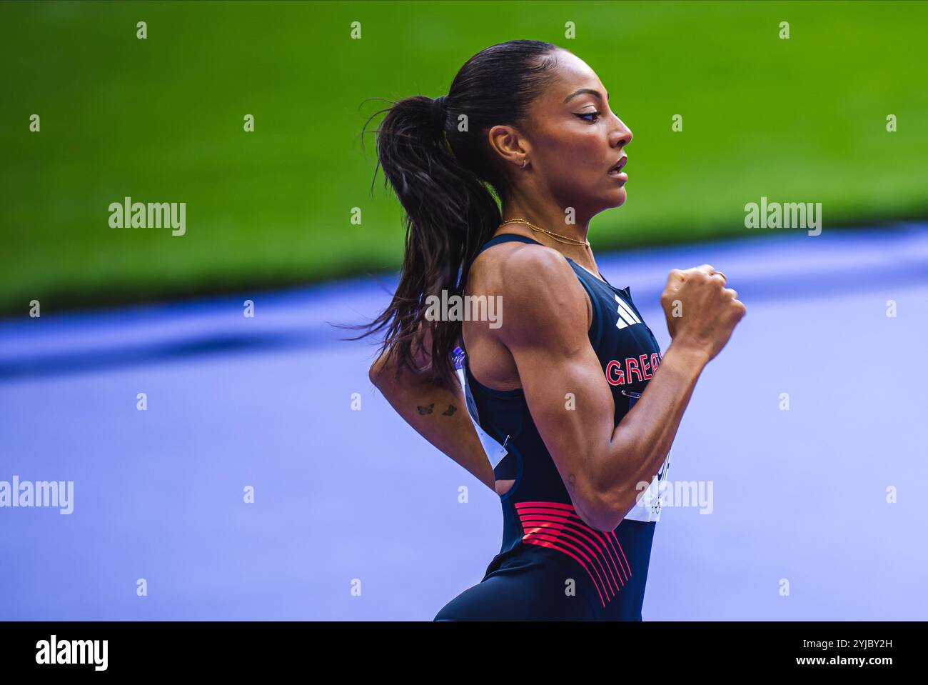 Revee Walcott-Nolan participating in the 1500 meters at the Paris 2024 ...