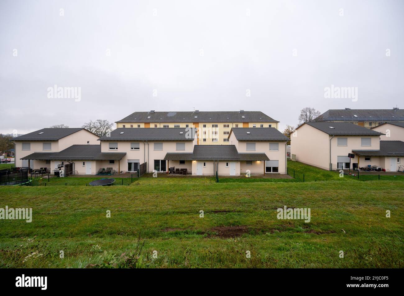 Baumholder, Germany. 14th Nov, 2024. Townhouses that have already been ...