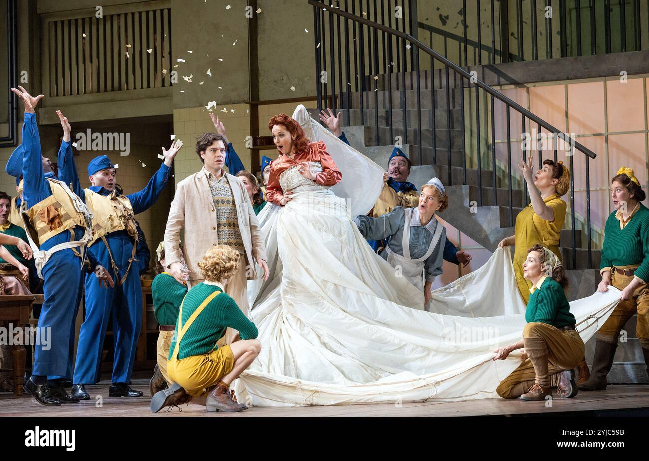 Land girls world war ii hi-res stock photography and images - Alamy