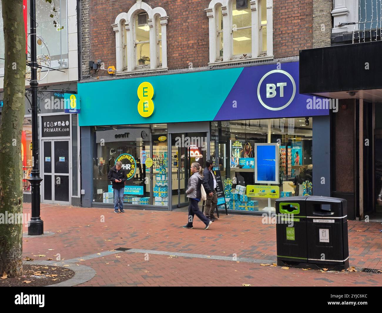 EE and BT store in Broad Street, Reading, UK Stock Photo - Alamy