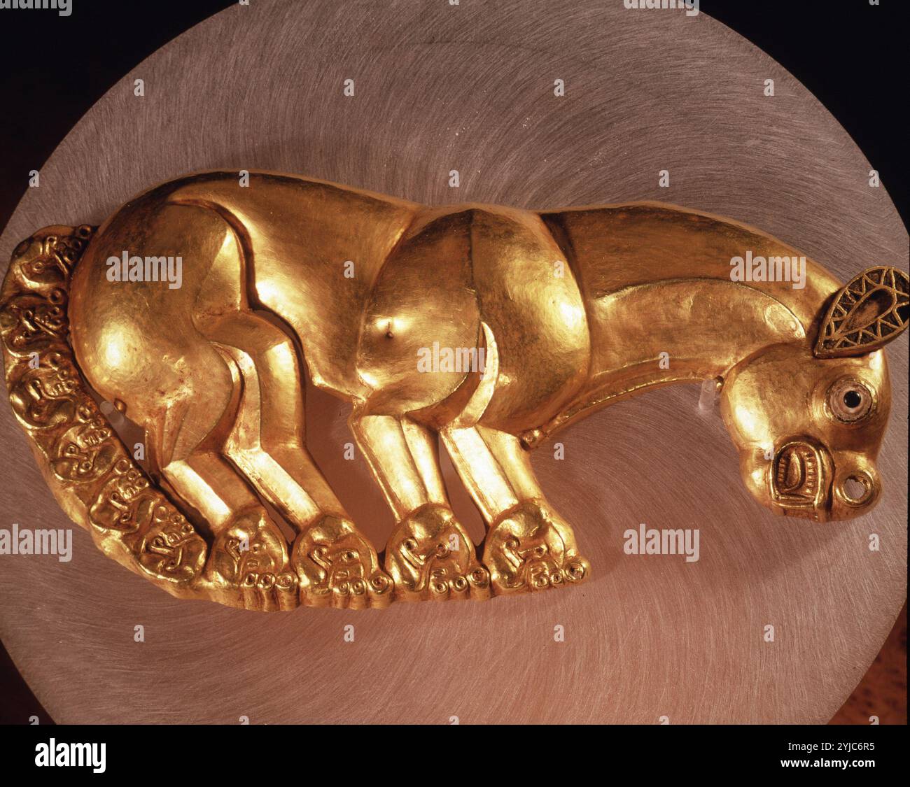 The scythian gold of the hermitage museum hi-res stock photography and ...