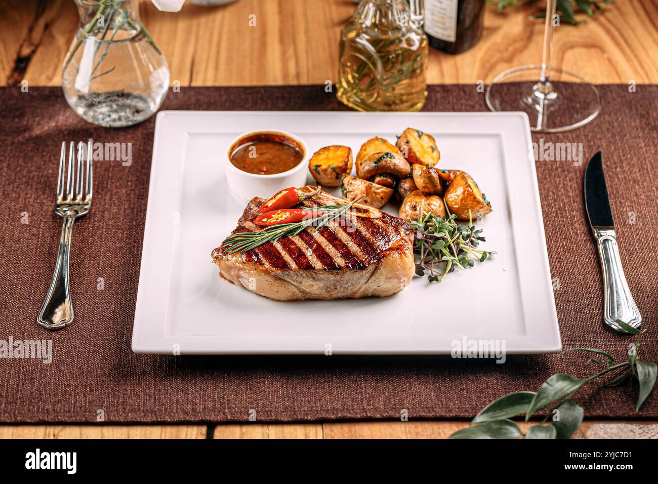 Cooked beef fillet served hi-res stock photography and images - Alamy