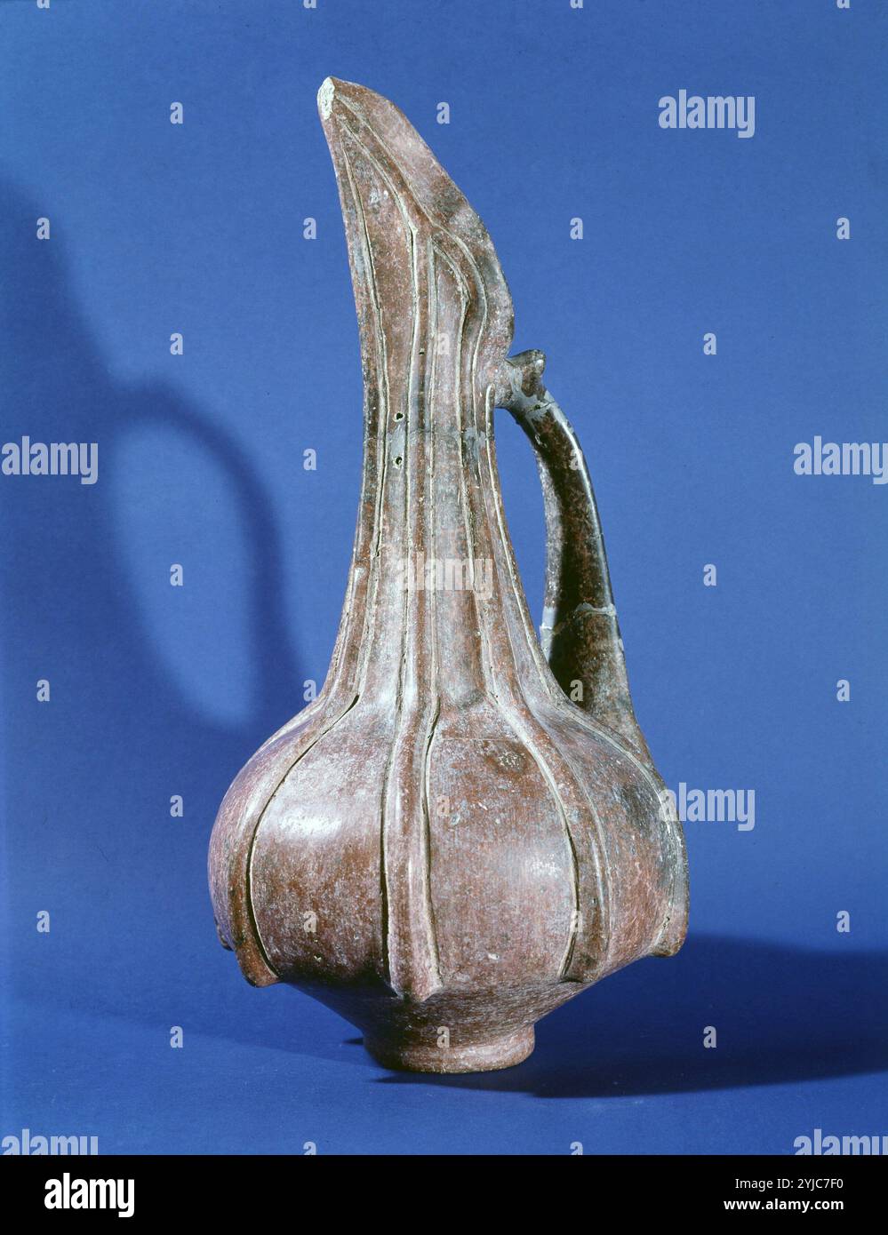 Oinocoe, wine, terracotta Etruscan. 720 b.C. Museum: ARCHAEOLOGICAL ...