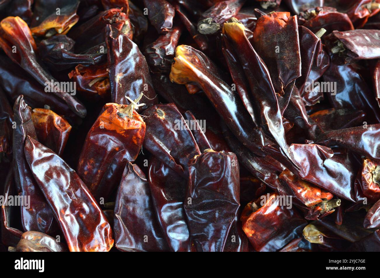 dried chilli background Stock Photo - Alamy