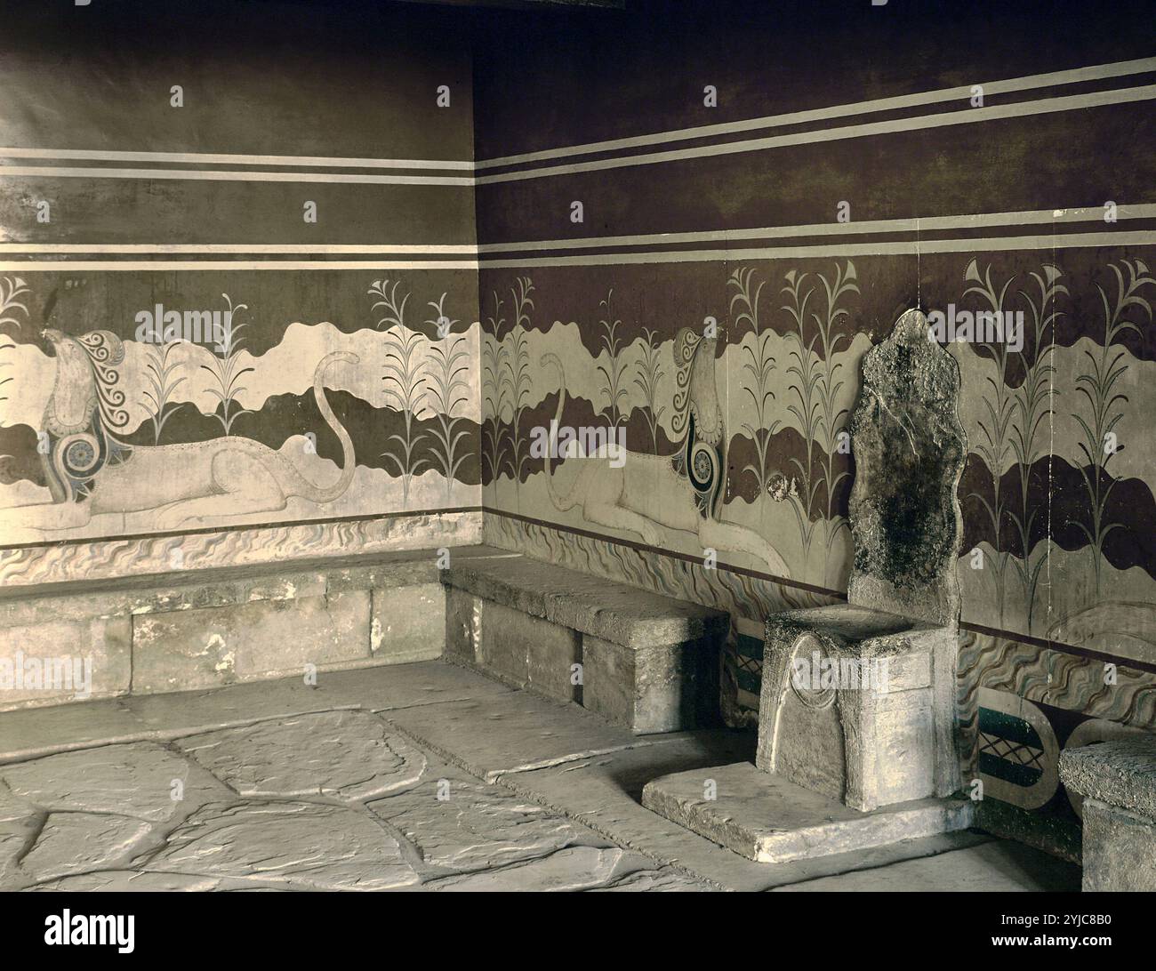 Throne room from the palace of knossos hi-res stock photography and ...