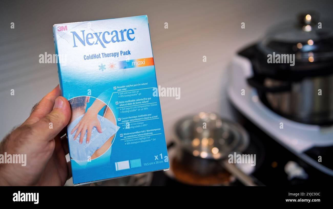 First aid hot cold therapy box hi-res stock photography and images - Alamy