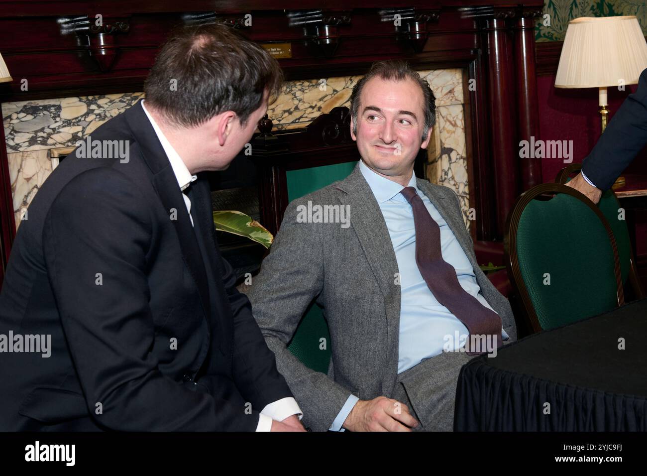 Bendor grosvenor art historian hi-res stock photography and images - Alamy