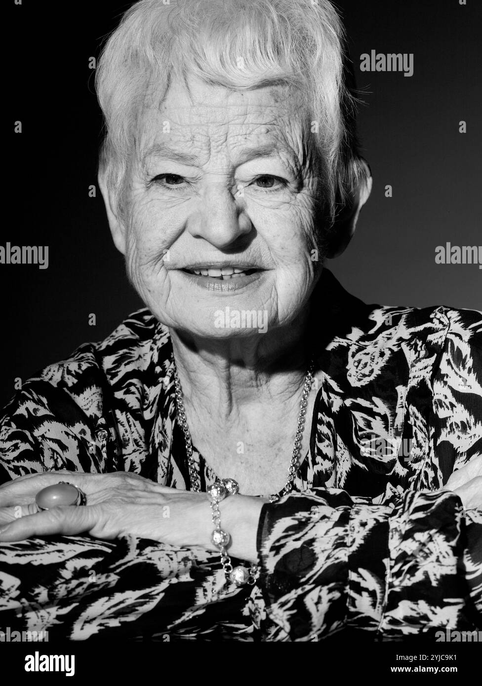 Jacqueline wilson oldie hi-res stock photography and images - Alamy
