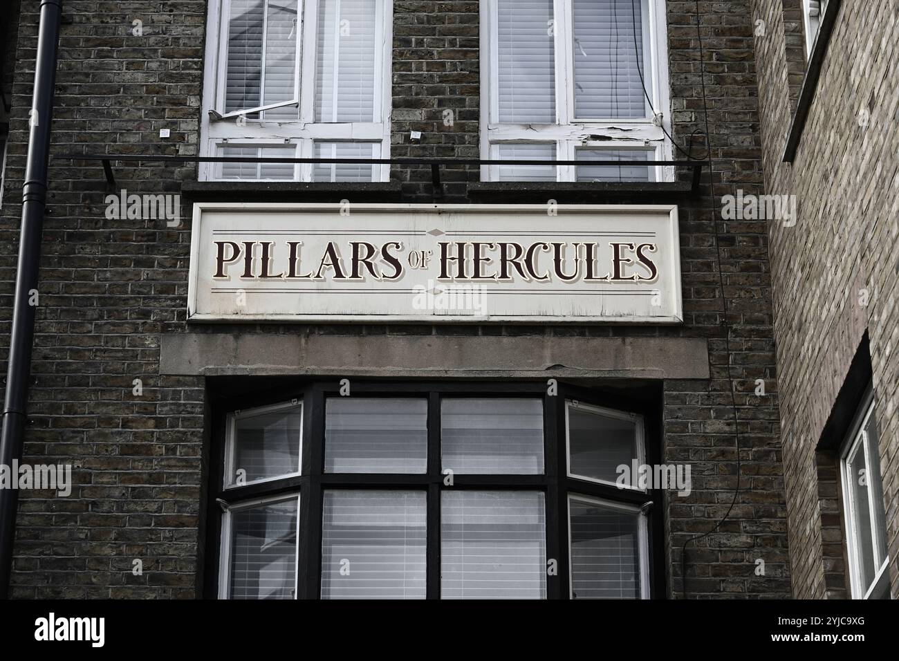 Pillars of hercules london hi-res stock photography and images - Alamy