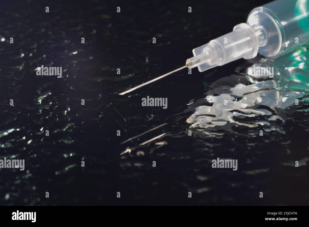 Healthcare injection tool hi-res stock photography and images - Alamy