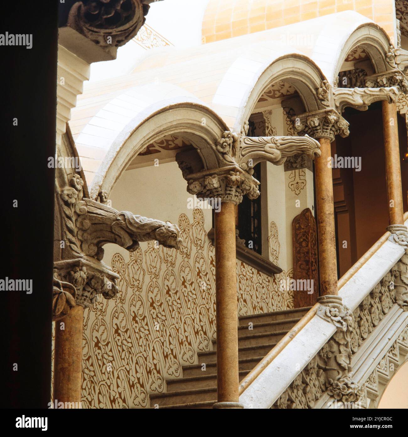 Bien escalera hi-res stock photography and images - Alamy