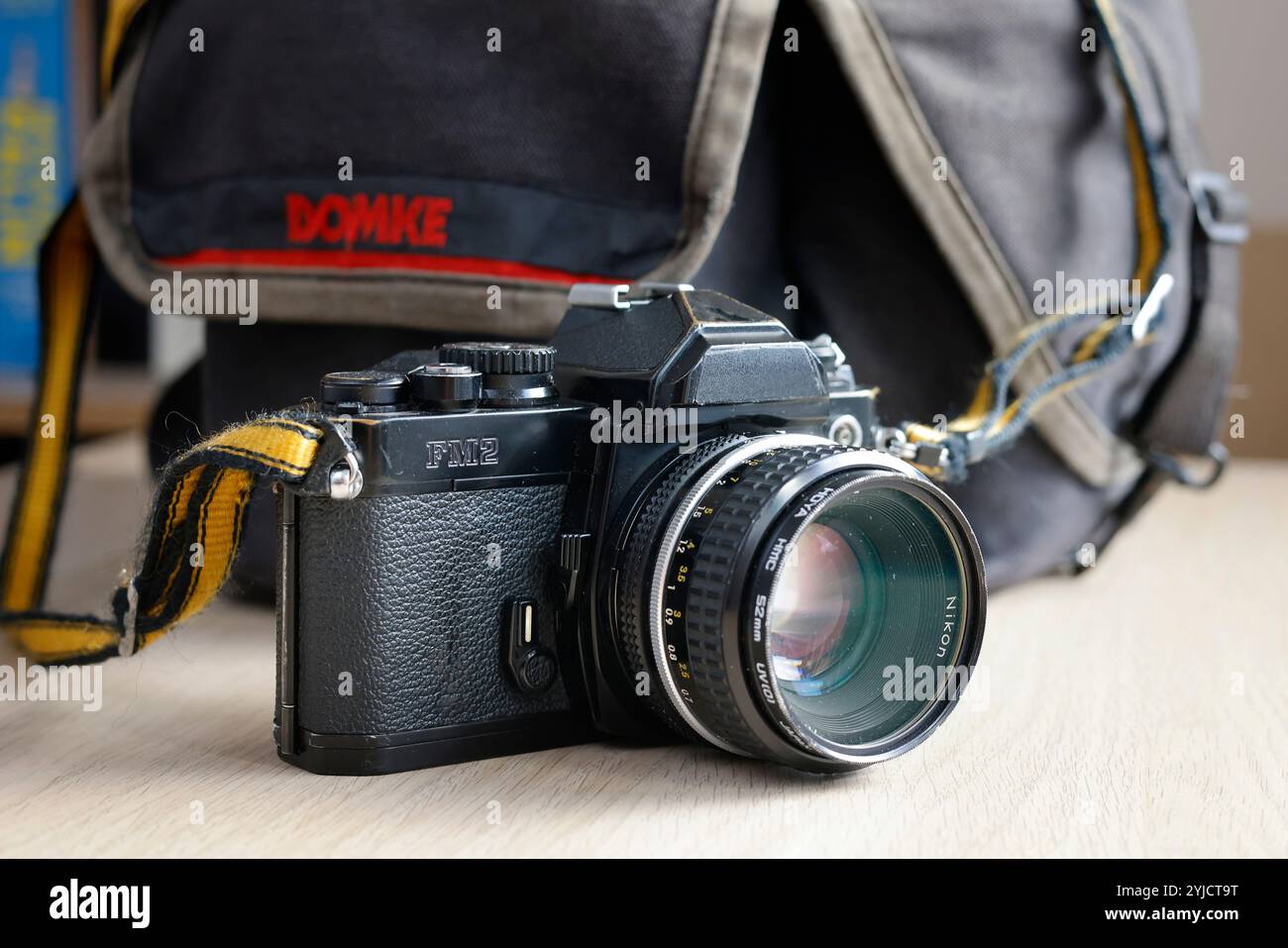 1980s professional camera kit hi-res stock photography and images - Alamy