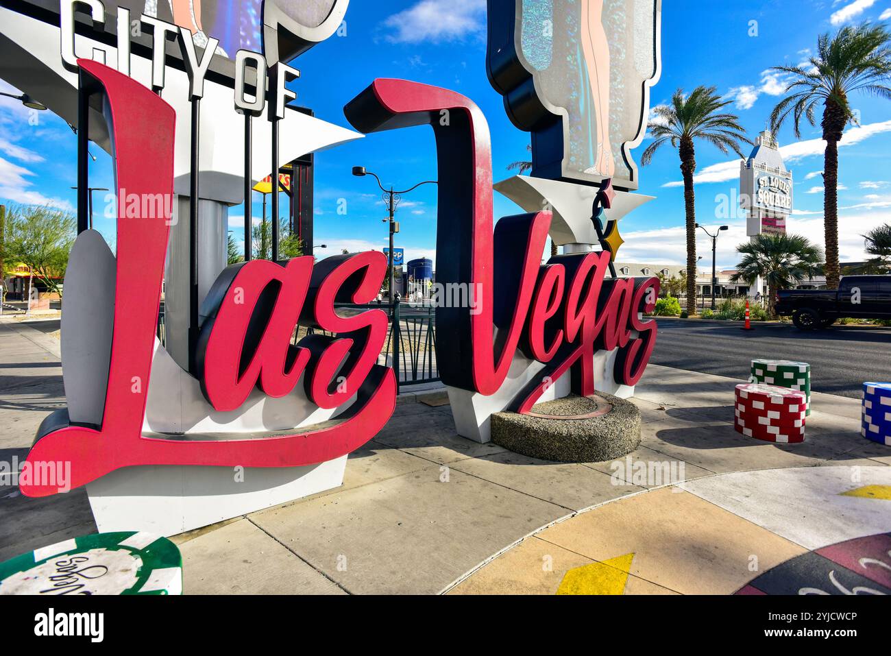 The new Las Vegas sign with Showgirl signs on the north end of the ...