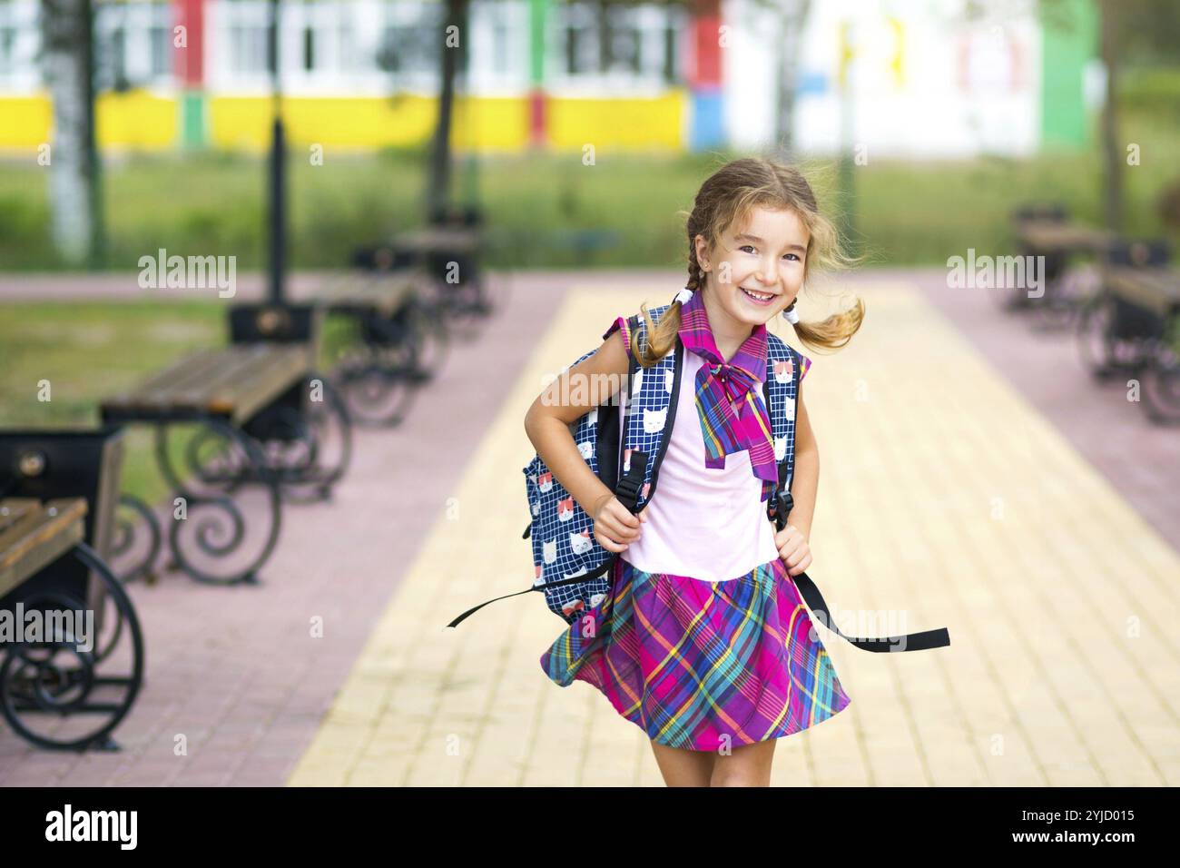 School girl back view uniform hi-res stock photography and images - Alamy