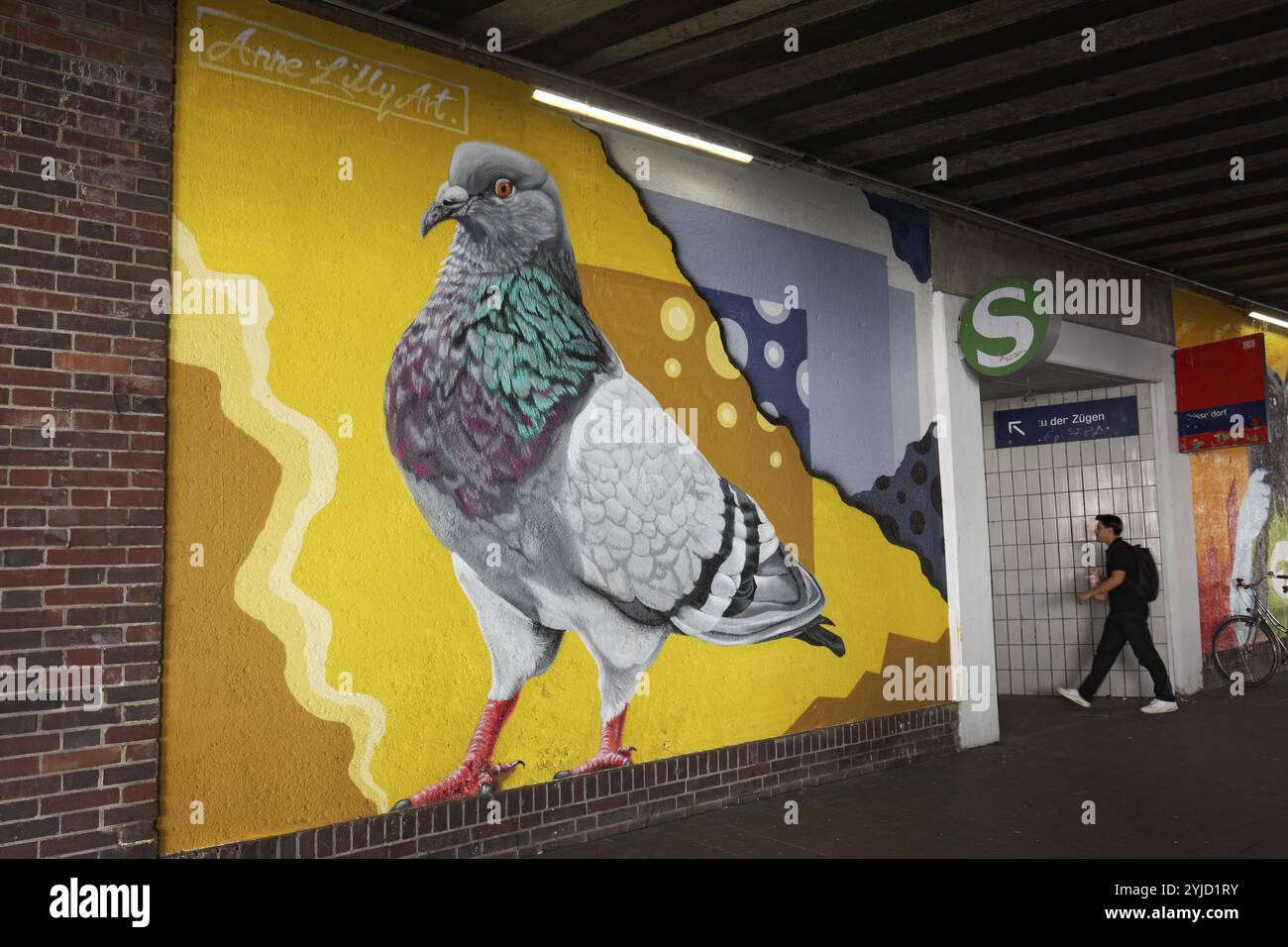 Ring dove, mural in a subway, by street artist Anne Lilly, urban art in ...