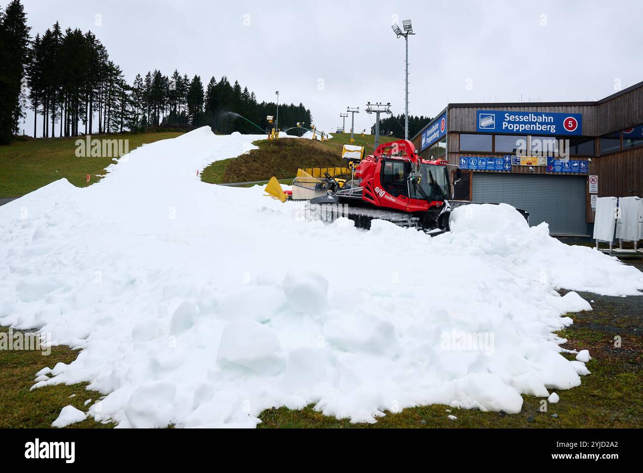 Winterberg, Germany. 14th Nov, 2024. Florian Leber, ski lift operator ...