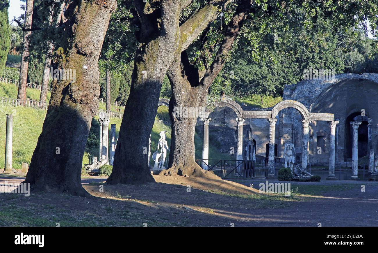 Trees and canopus, sculptures, columns Stock Photo - Alamy Trees and canopus, sculptures, columns Stock Photo - Alamy