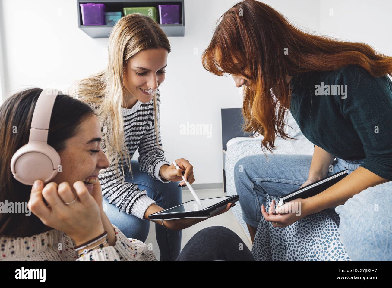 Group of three roommates, college student, young caucasian women ...