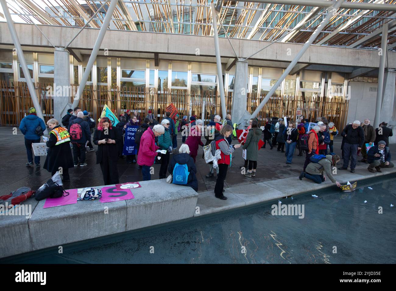 Edinburgh, UK. 14th Nov, 2024. Members of the public gather outside of ...