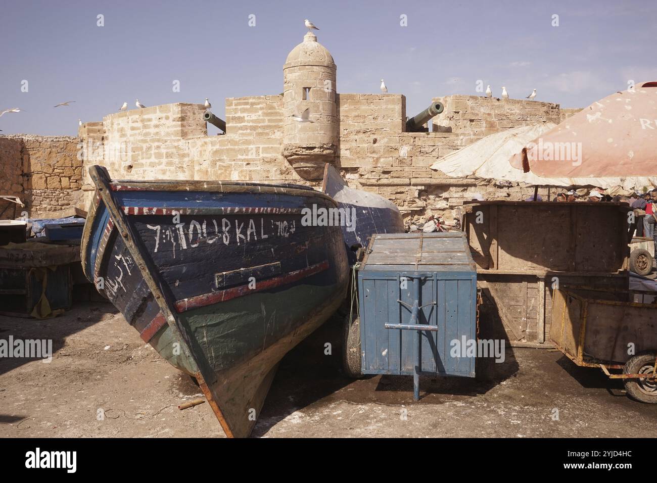 The boat and the carriage, the fortress Stock Photo - Alamy