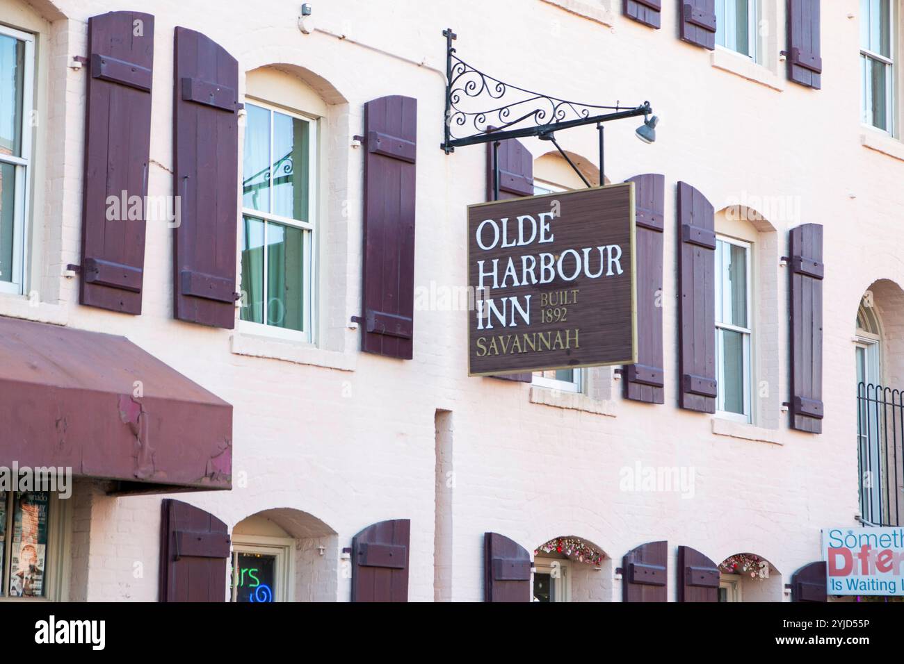 Savannah, Georgia, USA - 20 February 2024: The Olde Harbour Inn ...