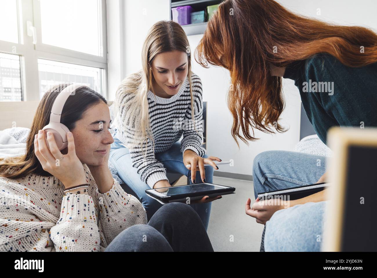 Group of three roommates, college student, young caucasian women ...