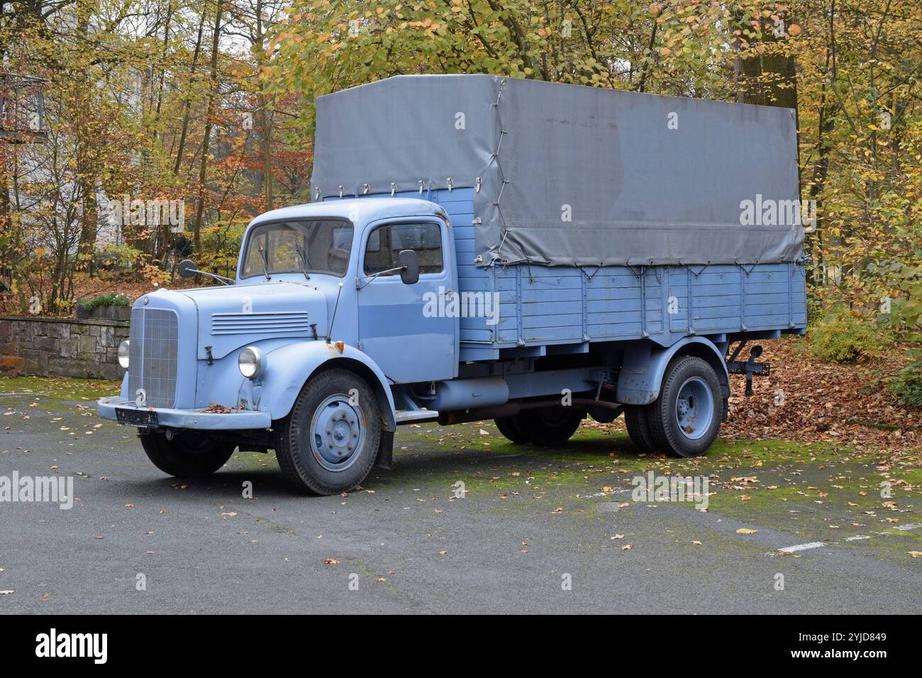 Mercedes pritsche hi-res stock photography and images - Alamy