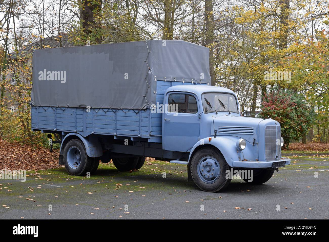 Vintage pritschenwagen hi-res stock photography and images - Alamy