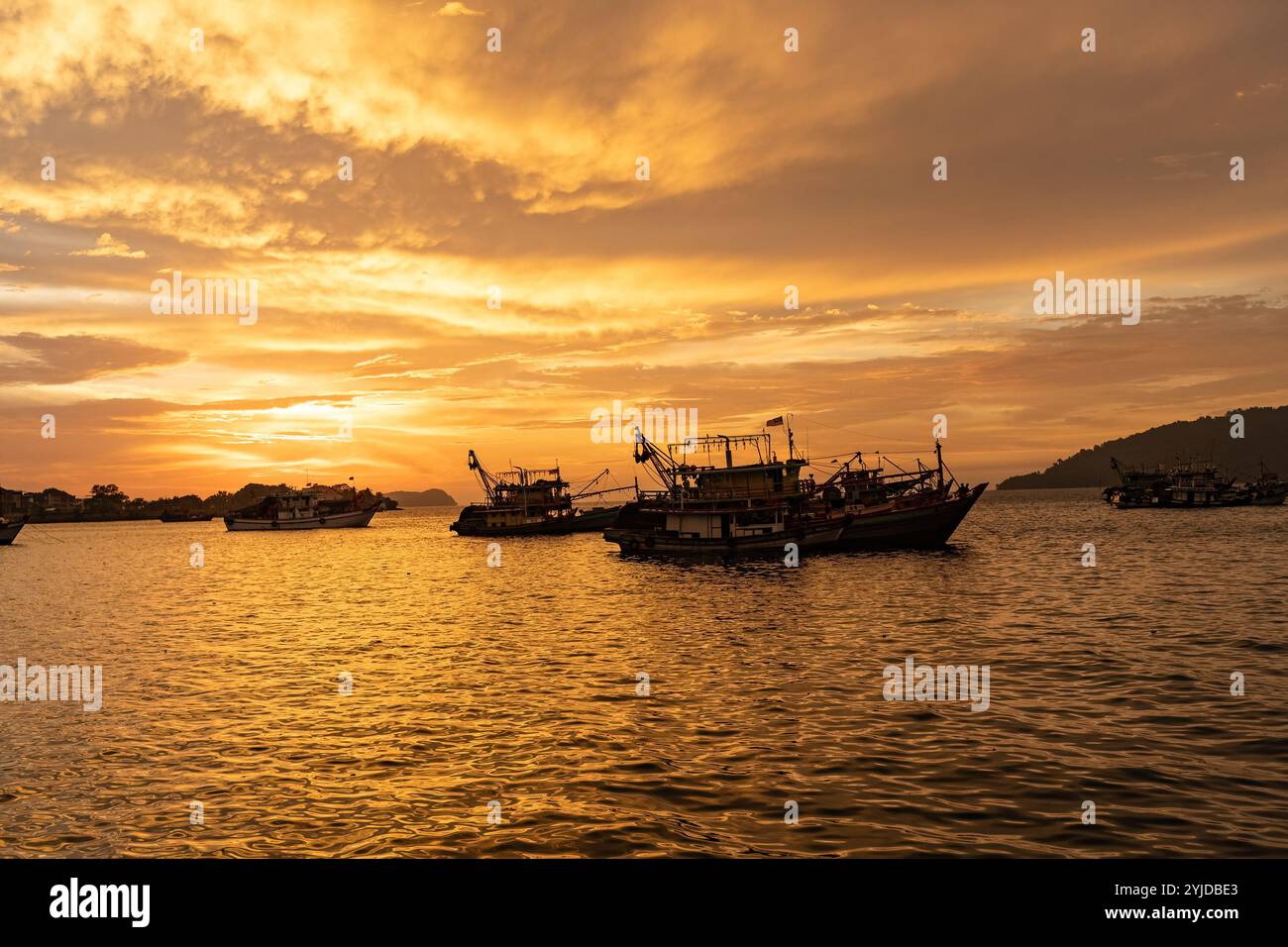 Spectacular sunset in the port of Kota Kinabalu Borneo Malaysia Stock ...