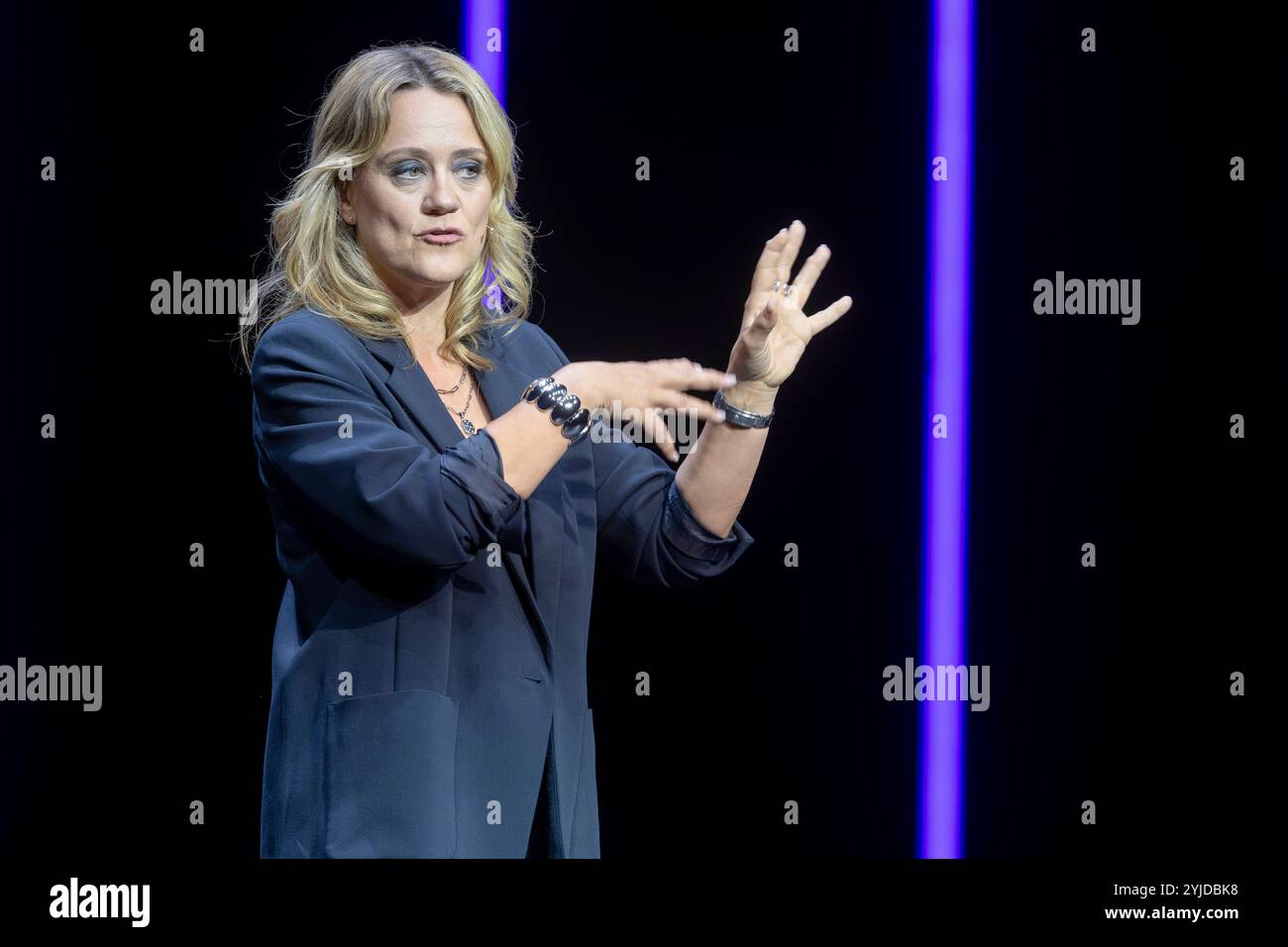Komikerin Lisa Feller während der 16. HOPE Gala im Schauspielhaus ...