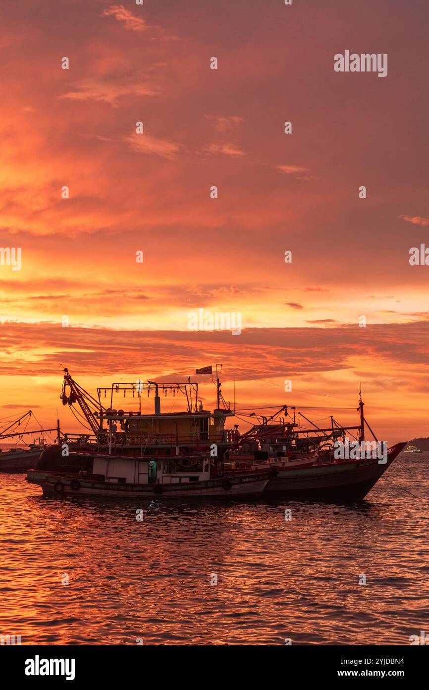 Spectacular sunset in the port of Kota Kinabalu Borneo Malaysia Stock ...