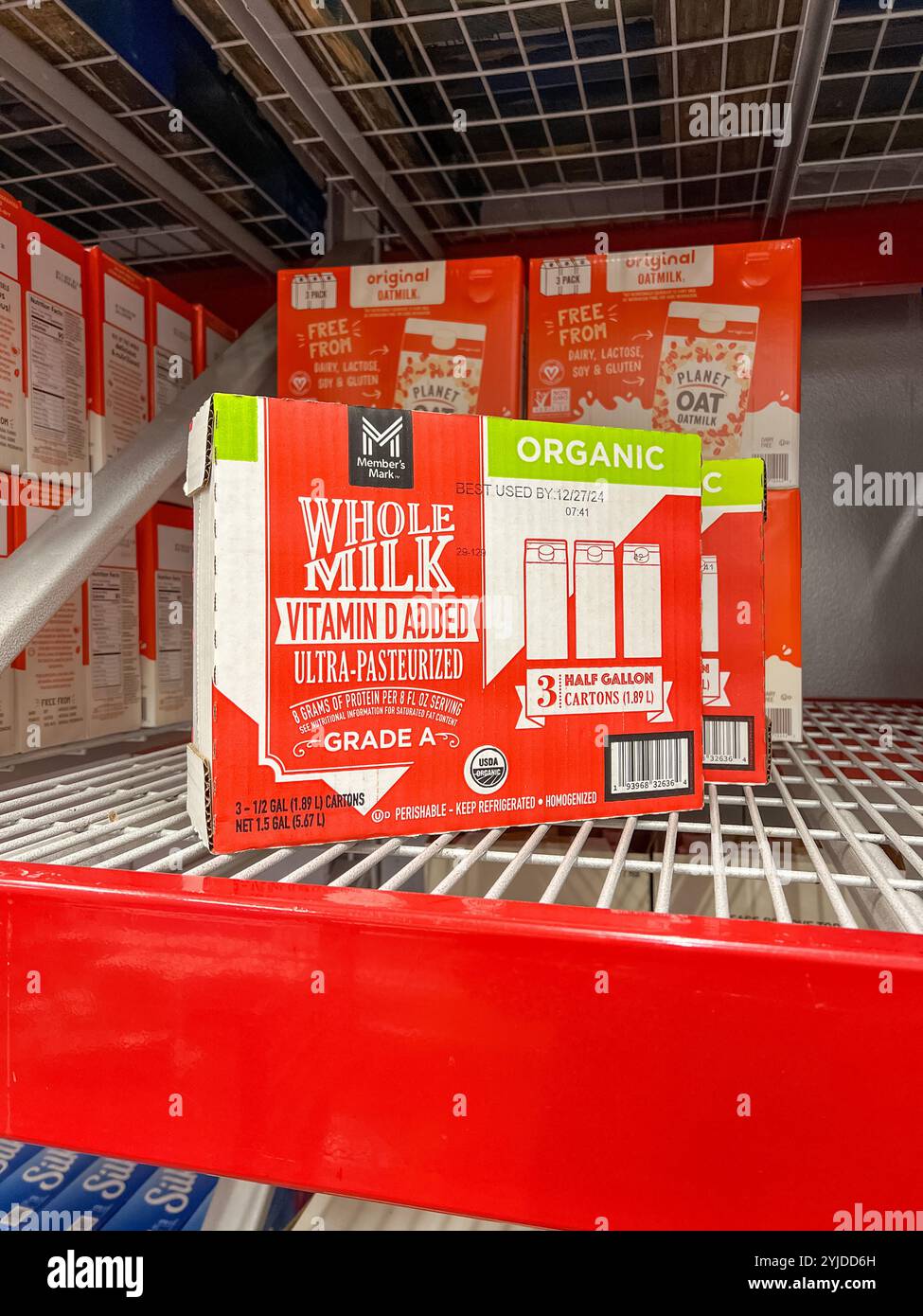 Members mark whole milk hi-res stock photography and images - Alamy