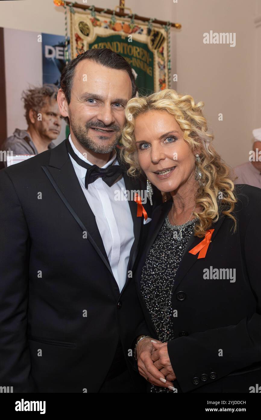 Fernseh-Moderatorin Victoria Herrmann und ihr Ehemann David Böthig ...