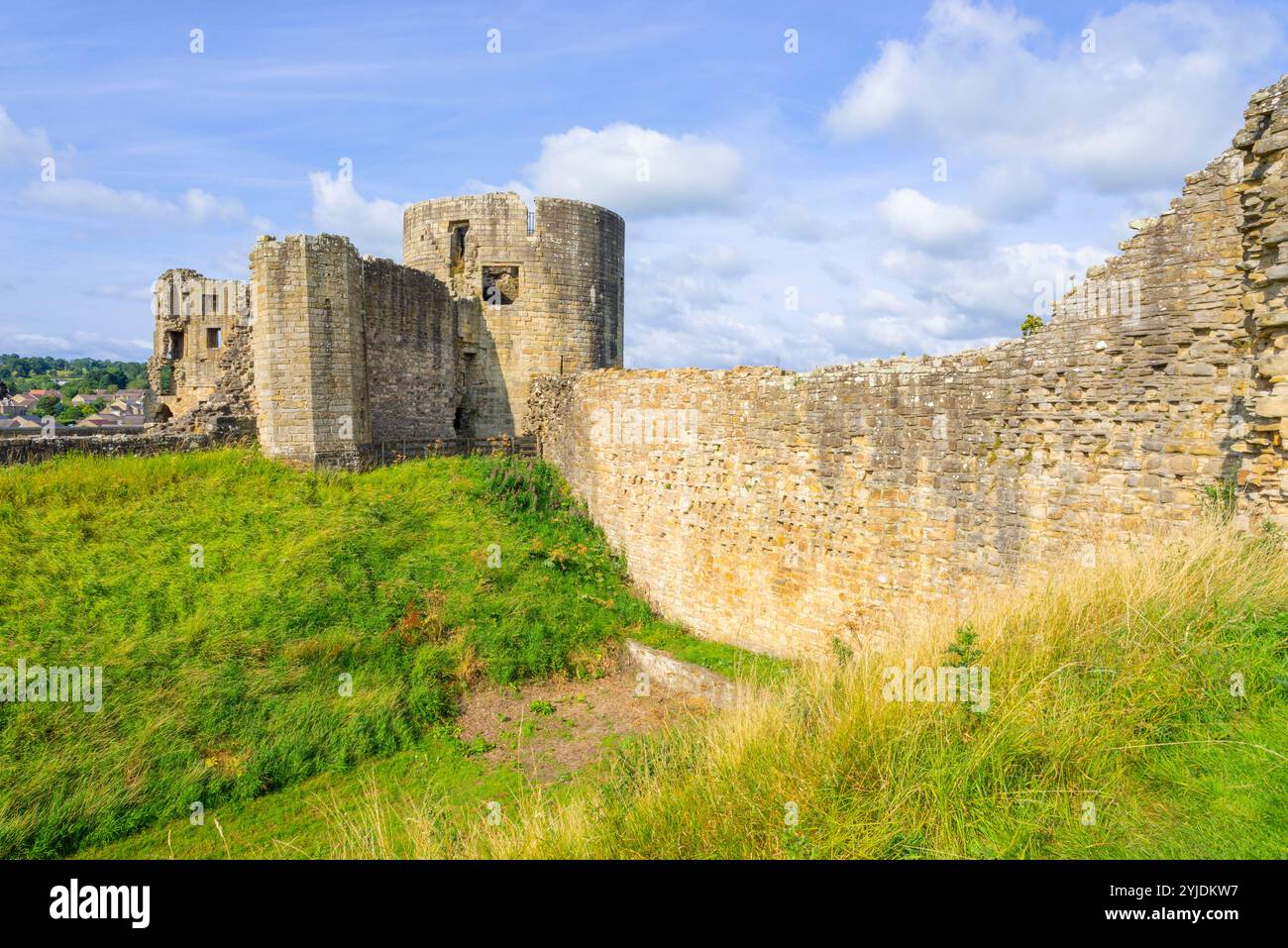 Barnard castle round tower hi-res stock photography and images - Alamy