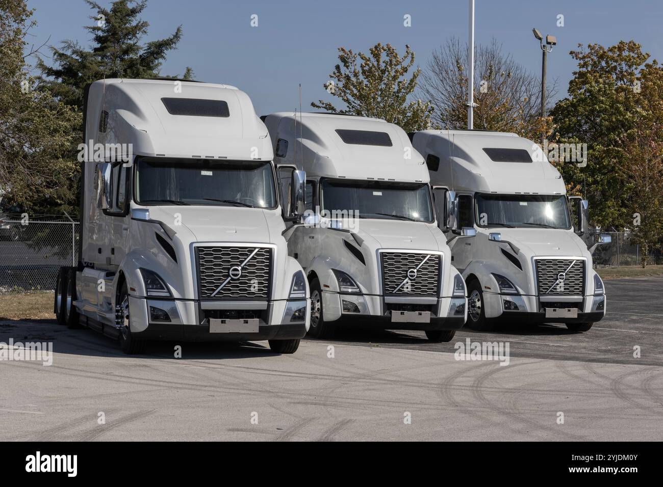 Indianapolis - October 30, 2024: Volvo VNL 760 Long Haul and Sleeper ...