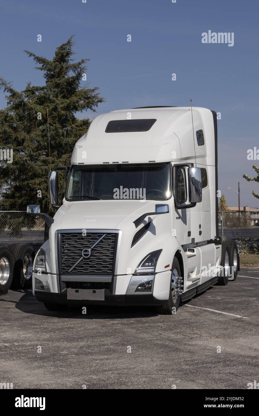 Indianapolis - October 30, 2024: Volvo VNL 760 Long Haul and Sleeper ...