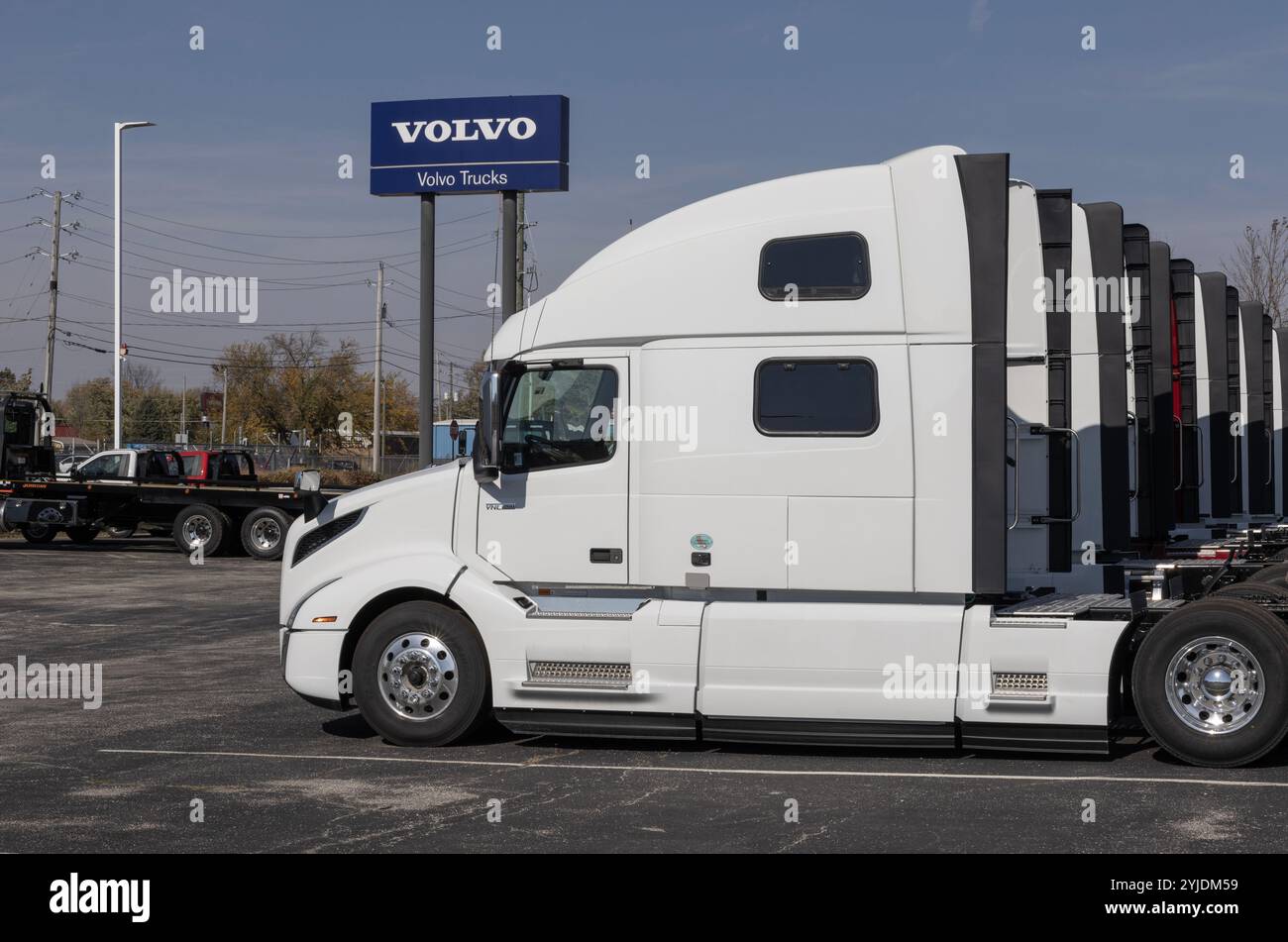 Indianapolis - October 30, 2024: Volvo VNL 860 Long Haul and Sleeper ...