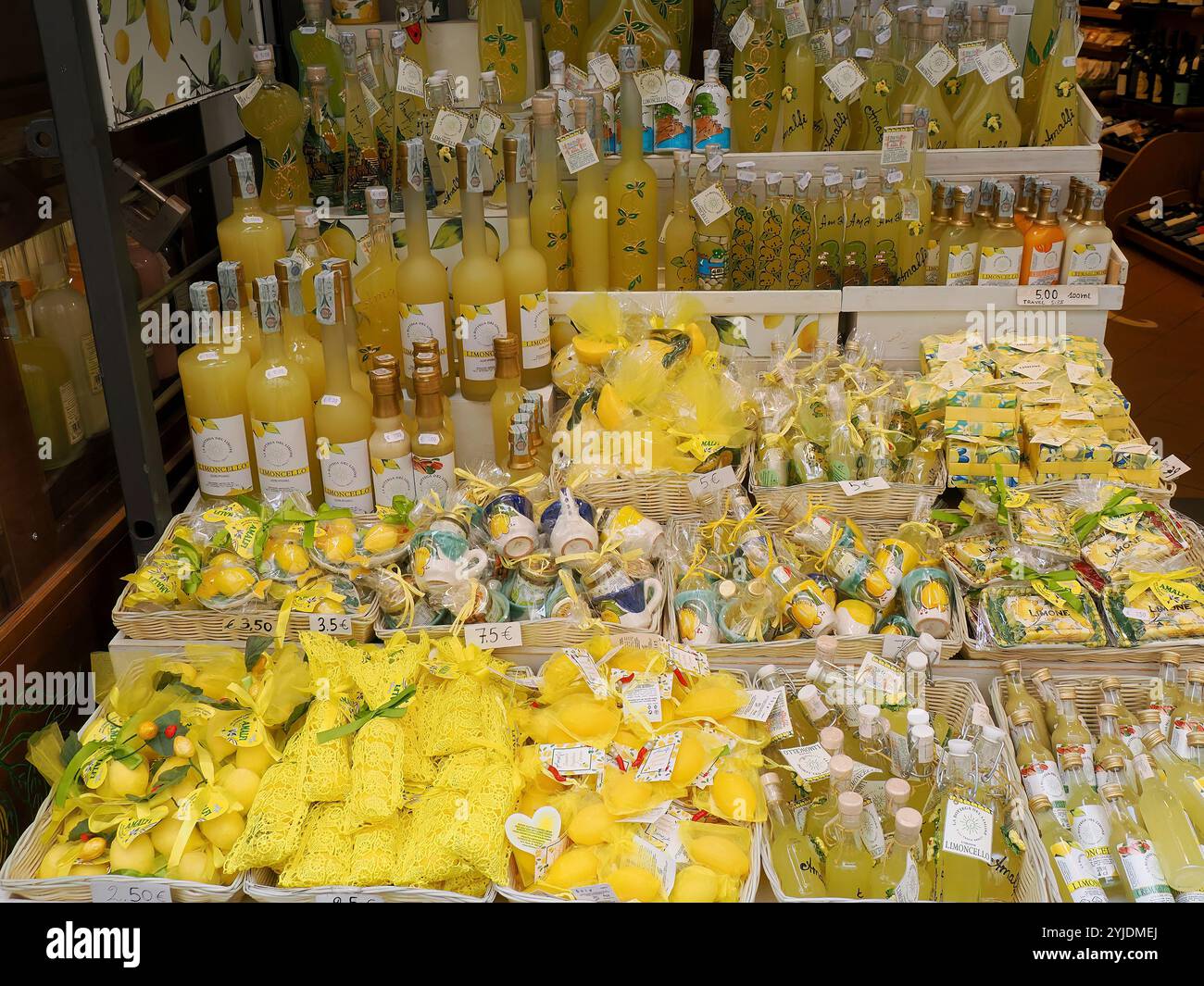 limoncello, souvenir shop, Amalfi town, Amalfi Coast, province of ...