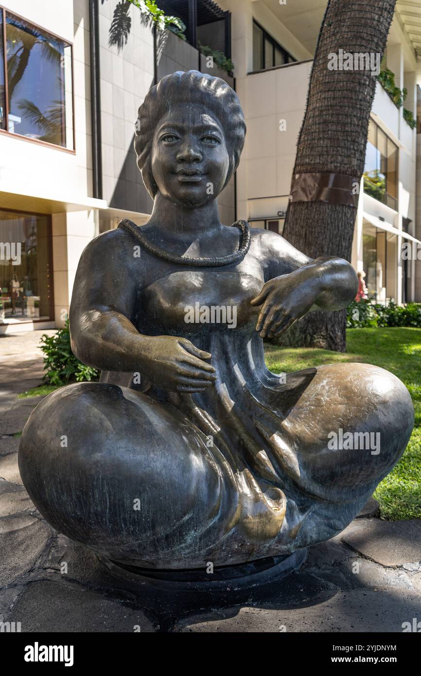 Waikiki, Oahu, Hawaii, USA – February 17 2022: The Storyteller statue ...