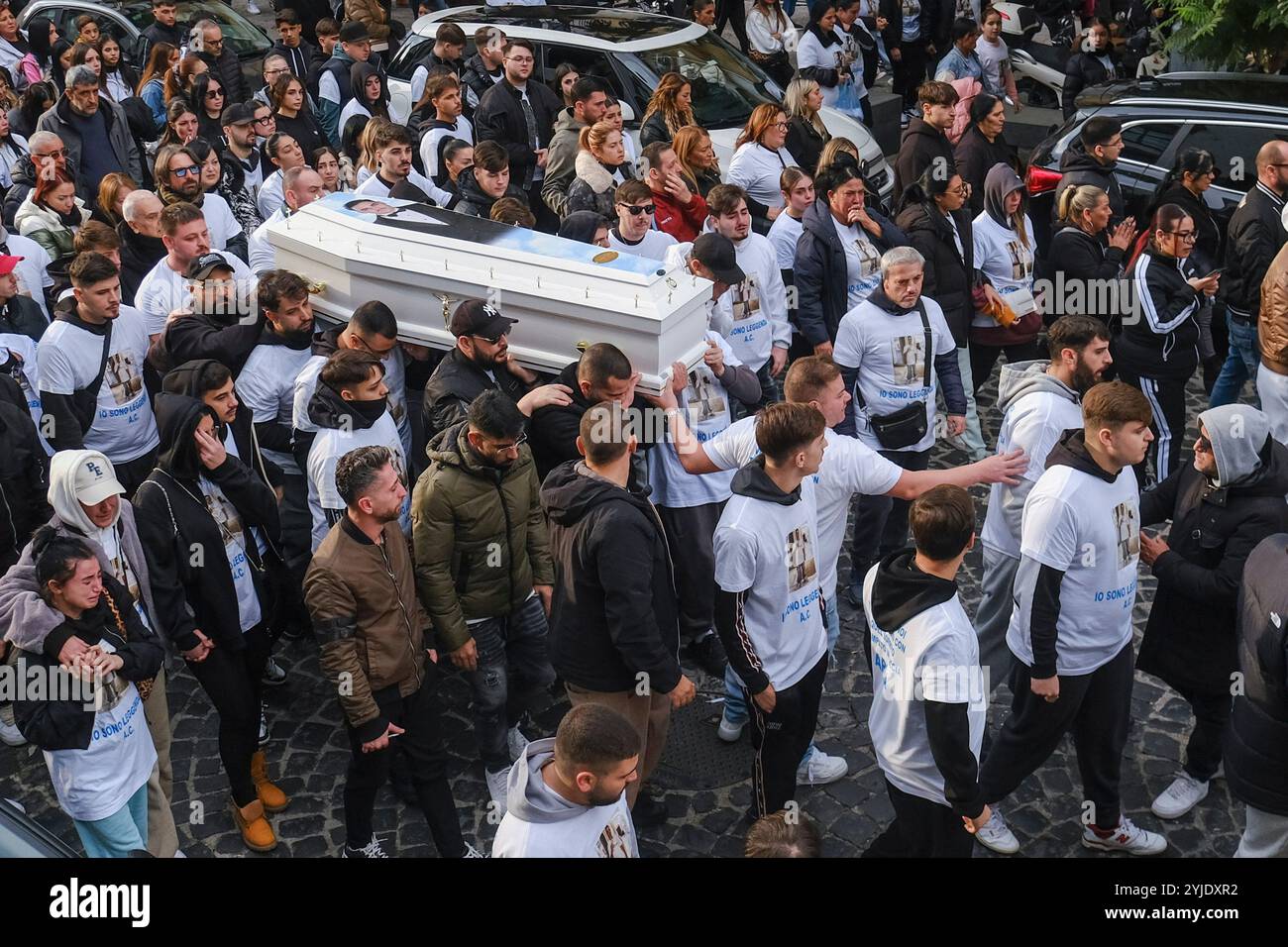Napoli, Italy. 14th Nov, 2024. Funeral of Arcangelo Correra, the 18 ...