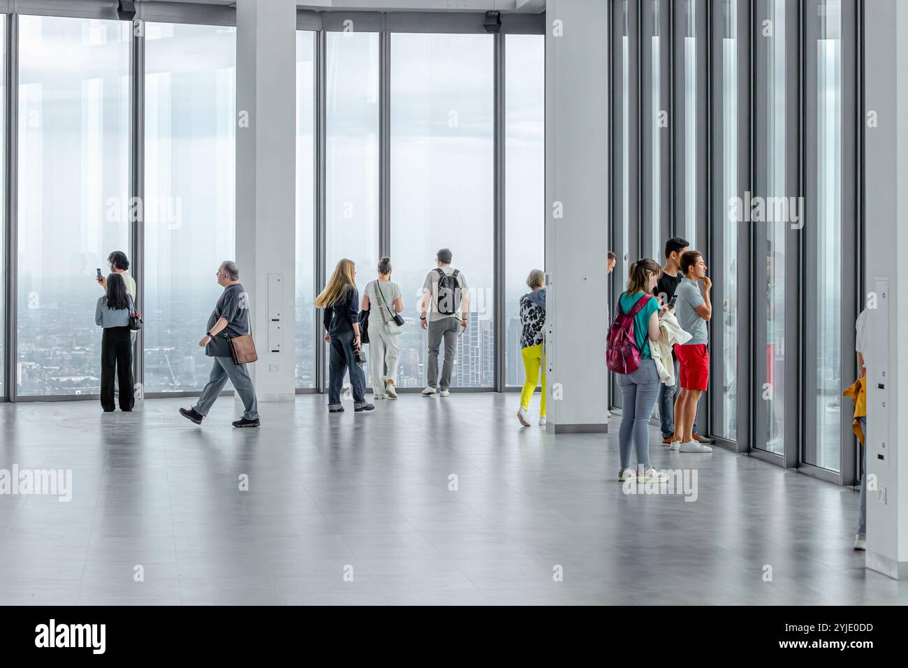 Londons highest public viewing gallery hi-res stock photography and ...